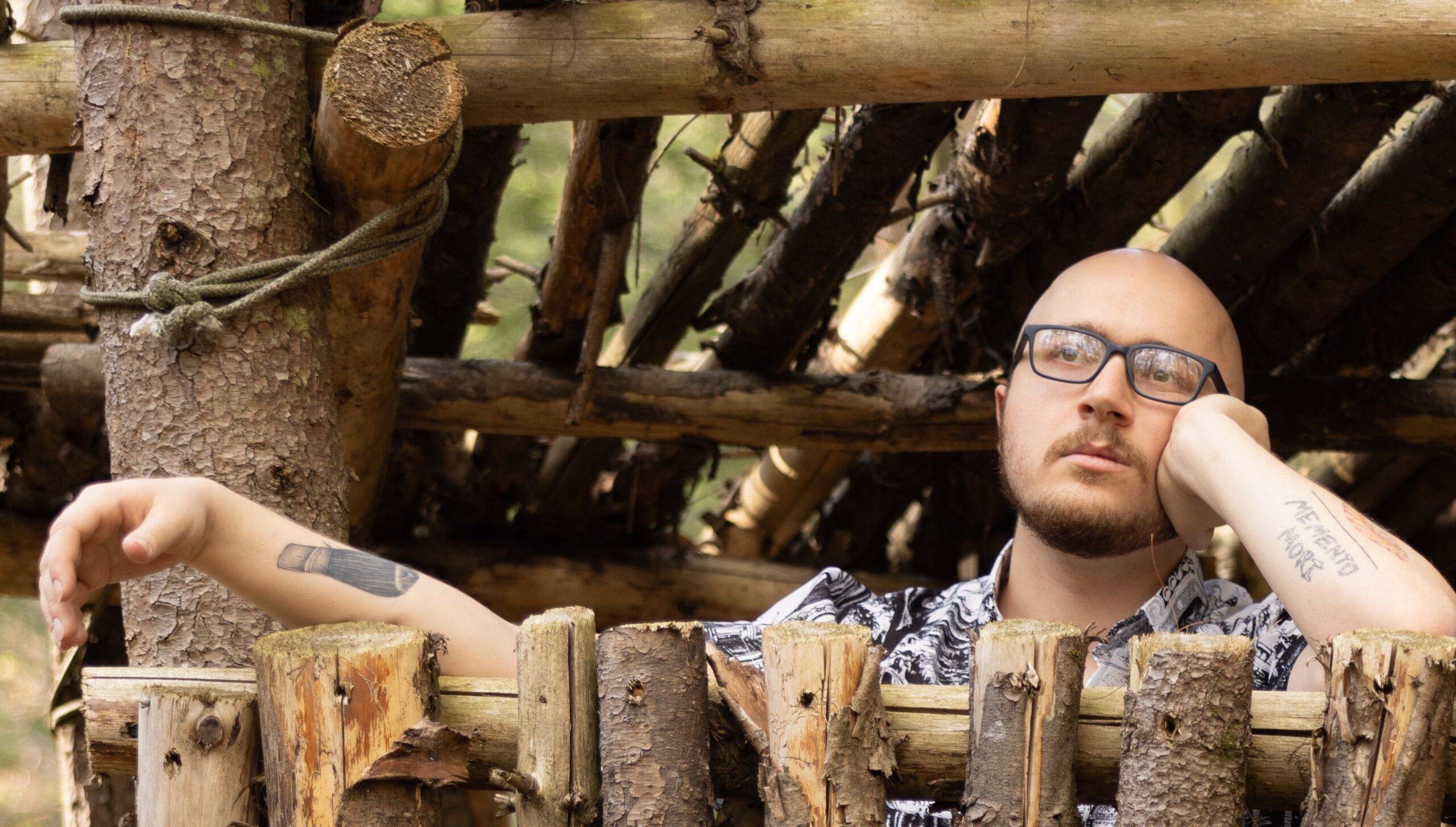 Vanderzee Shares Eclectic Album ‘Divergent’ – Mesmerized